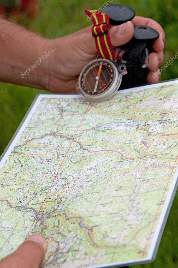 Mapa y brújula 2024