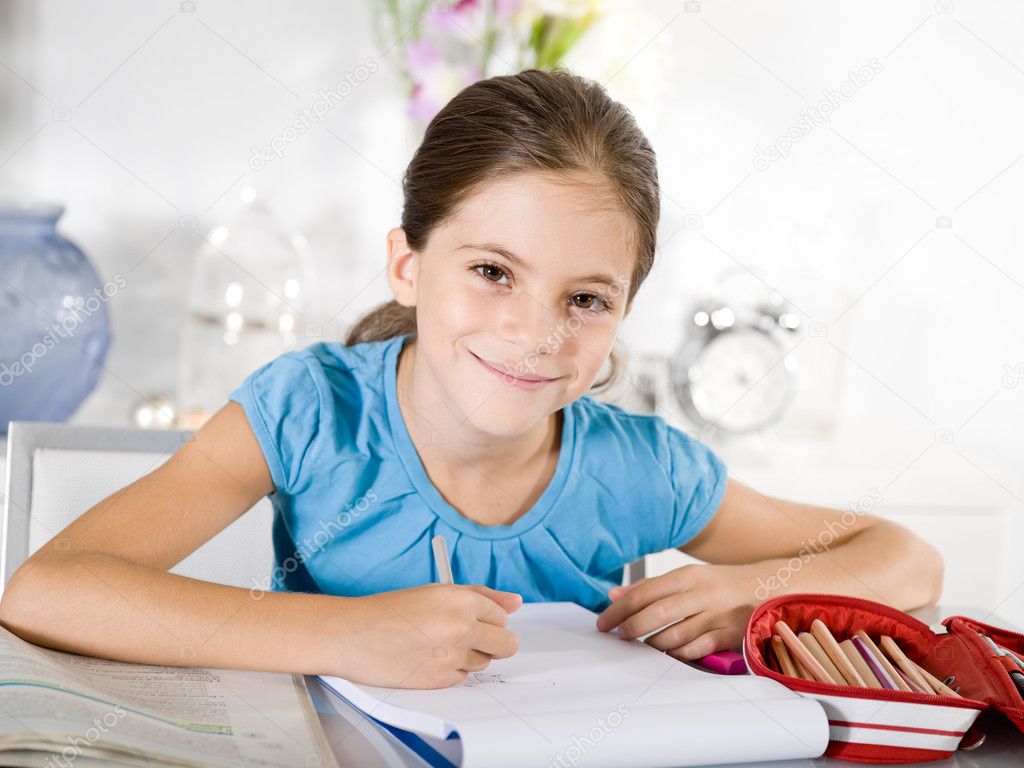 Niña estudiando — Foto de stock © marcomayer #6555409