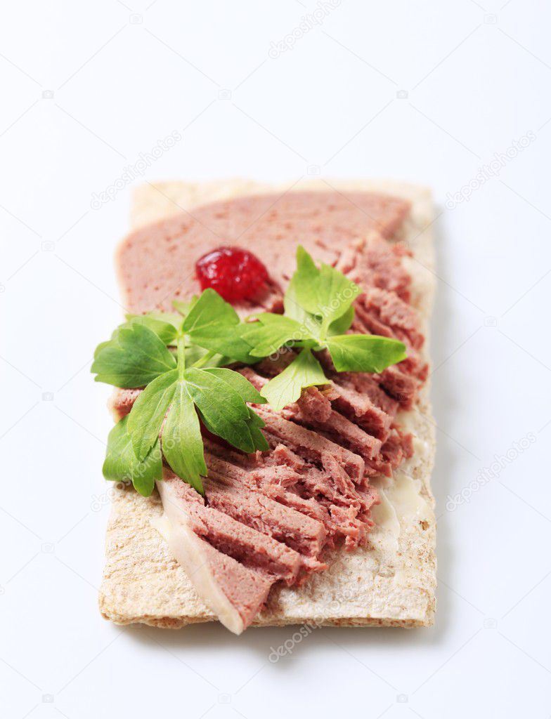 Pan crujiente y paté de hígado 2023