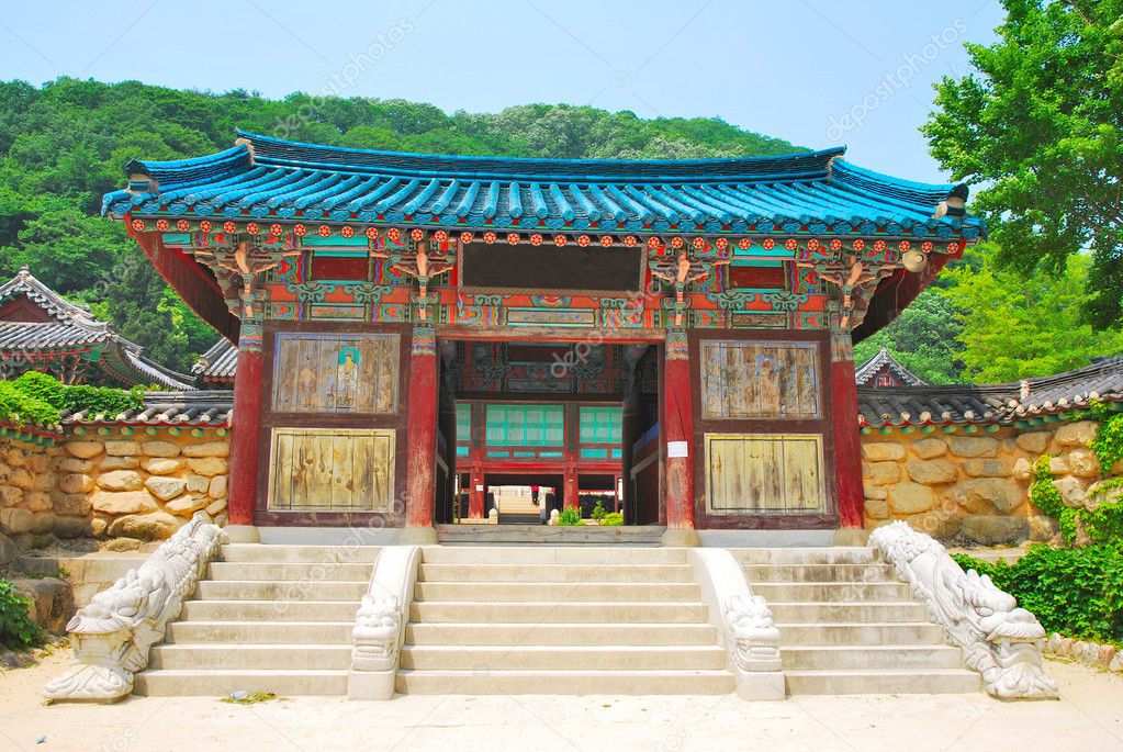 Korean temple entrance architecture — Stock Photo © gnohz #5845015
